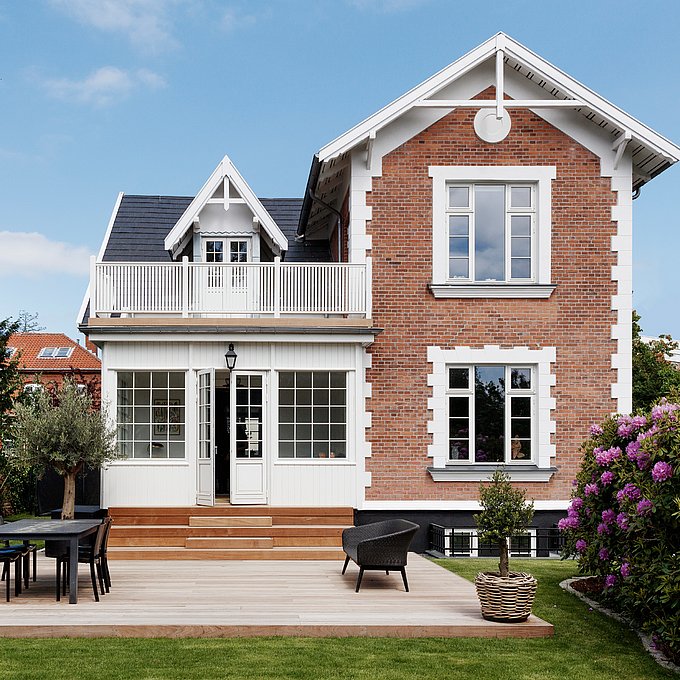Klassisk møder moderne i ombygning af villa - Danske BoligArkitekter
