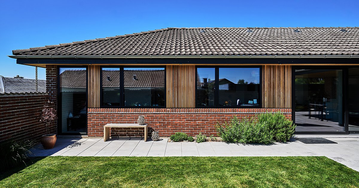 Renovering af facader & udvidelse af carport - villa fra 1972