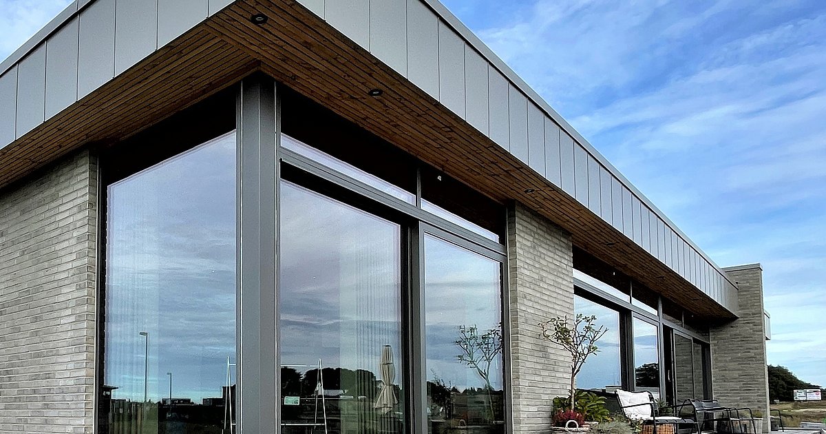 Elegant villa med fokus på de åbne vidder